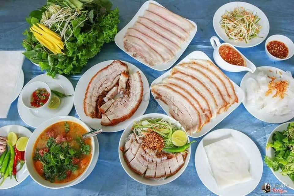 Bánh cuốn thịt heo Donald Trung - khamphahue.com.vn